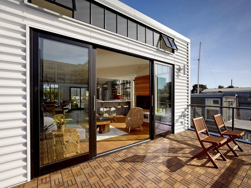 $400,000 houseboat built atop a solid concrete barge - Home Crux