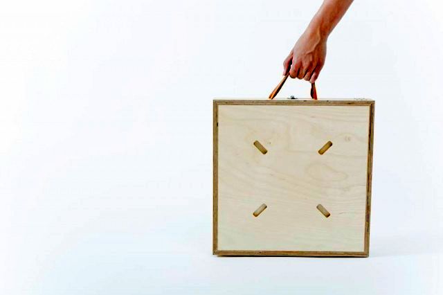Fold the Book Stool and carry it along like a suitcase - Homecrux