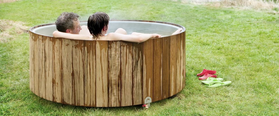 Enjoy spa with your family in Dutchtub Wood Personal Hot Tub