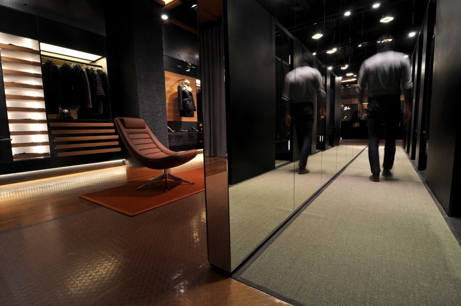 The luxurious Manzu Lounge Chair and Ottoman presented by Alias