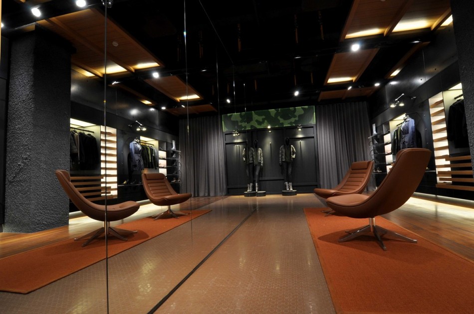 The luxurious Manzu Lounge Chair and Ottoman presented by Alias