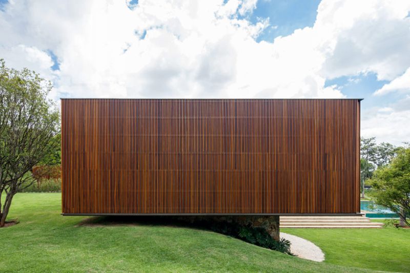 The modernist MDT house with slatted wood facades - Home Crux